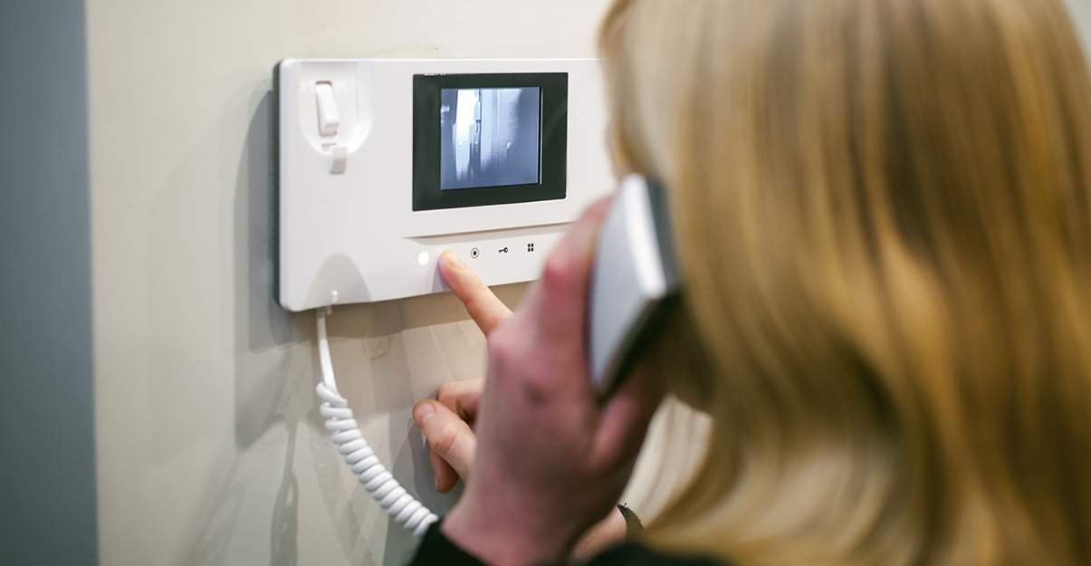5 types de systèmes d'interphone pour la maison | Medhi Azzouz